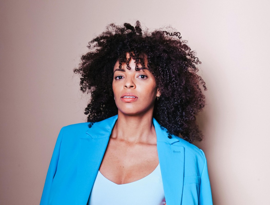 Add AI Filters to Photos for Free with AI Ease